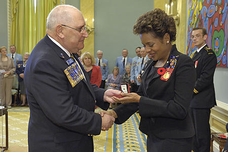 Governor General receives symbolic first poppy of the 2008 National ...